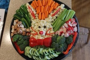 How to Make an Easter Veggie Tray - Party Wowzy